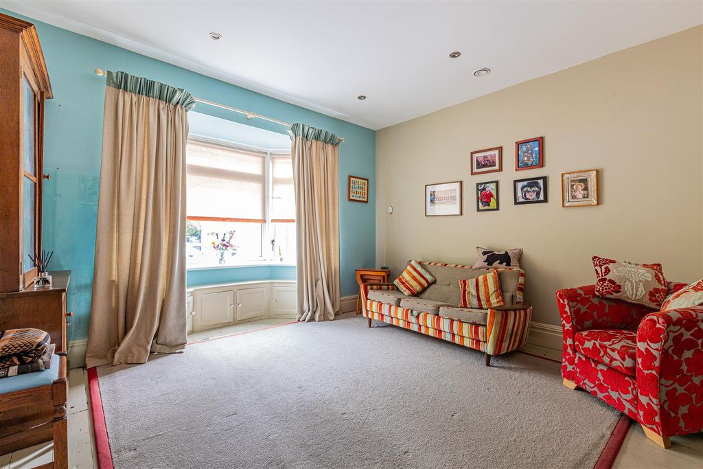 Newport Road, Castleton, Cardiff CF3, 5 bed detached house for sale, £ ...