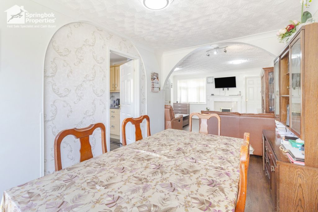 Holywell Road, Leicester, Leicestershire LE2, 3 bed detached house for ...