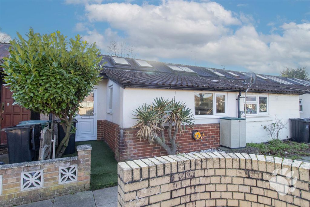 Longwick, Langdon Hills SS16, 2 bed terraced house for sale, £315,000 ...