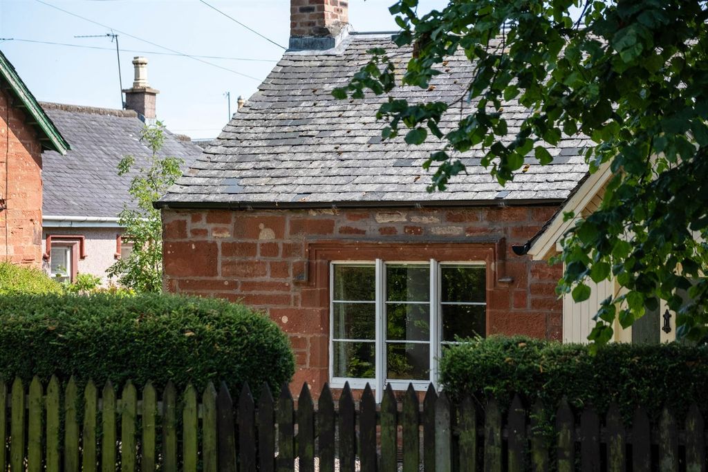 Inchture, Perth PH14, 2 bed semi-detached bungalow for sale, £195,000 ...