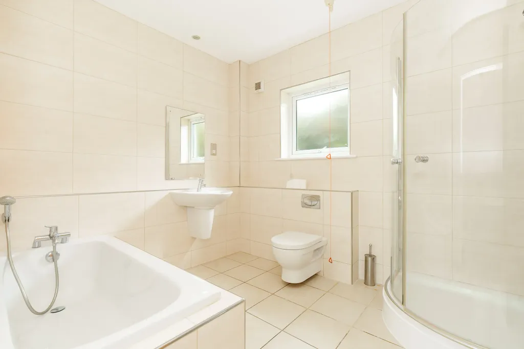 Apartment 3, Cooil Fastee, Douglas IM2, 2 bed flat for sale, £215,000 ...