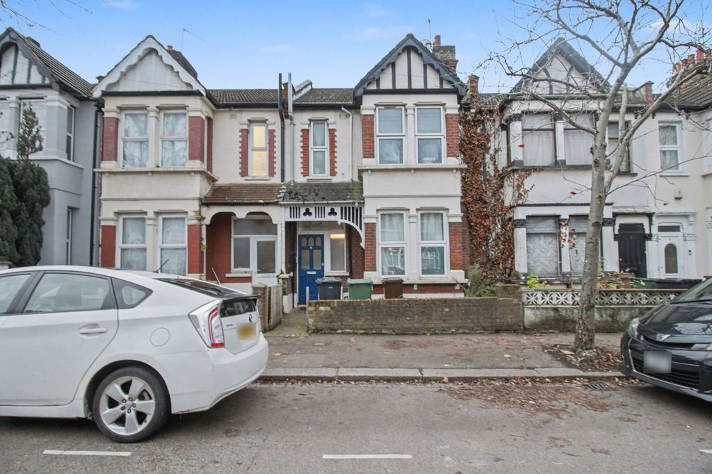 Colchester Road, London E10, 1 bed flat for sale, £235,000 | PrimeLocation