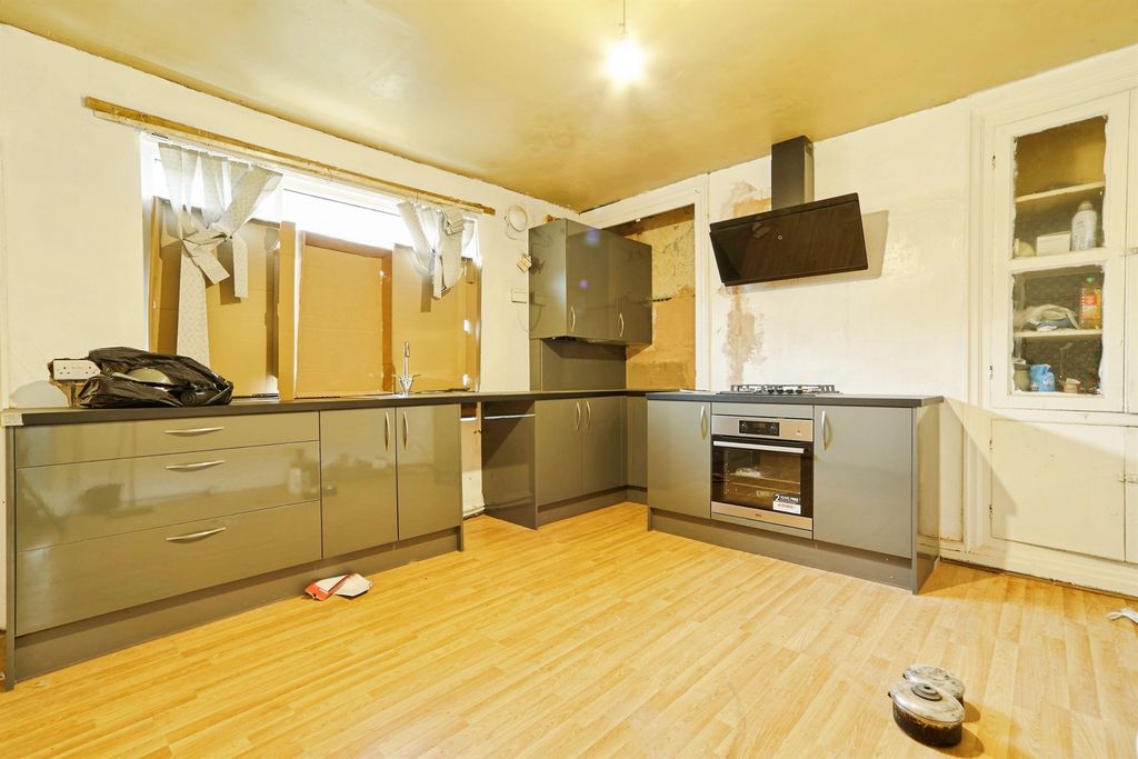 Sandhurst Road, Leeds LS8, 3 bed end terrace house for sale, £130,000 ...