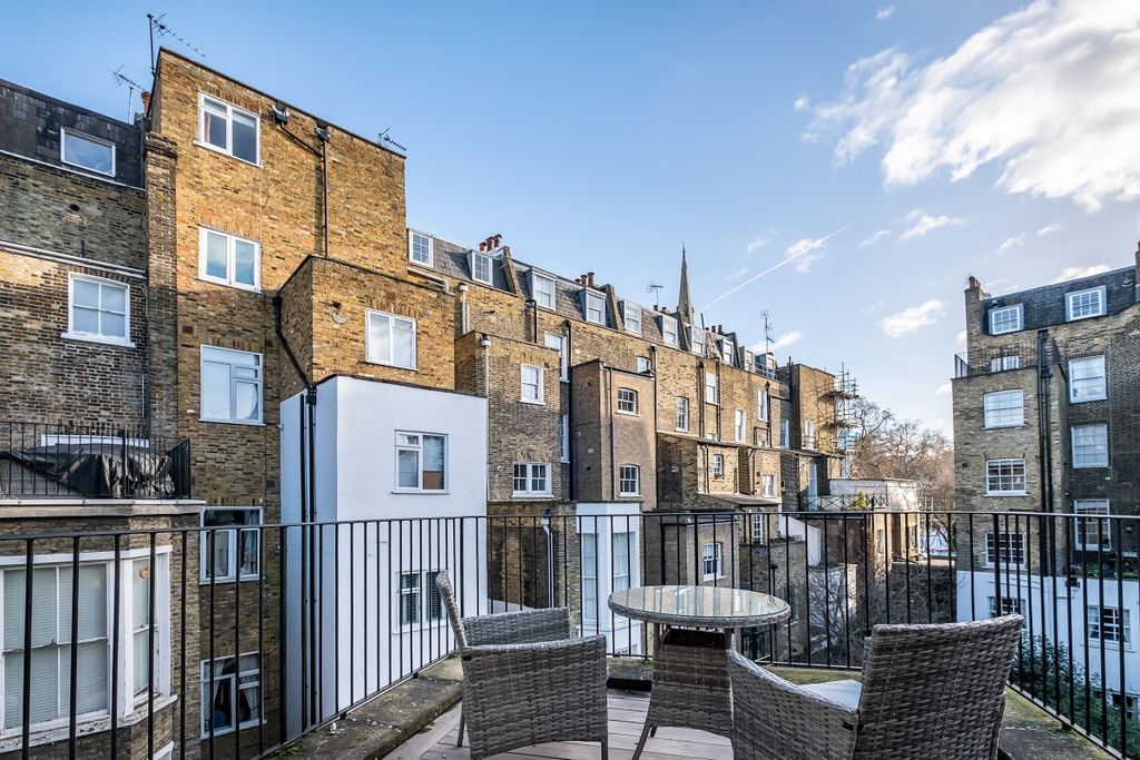 Moreton Street, London SW1V, 2 bed flat to rent, £2,730 pcm | PrimeLocation