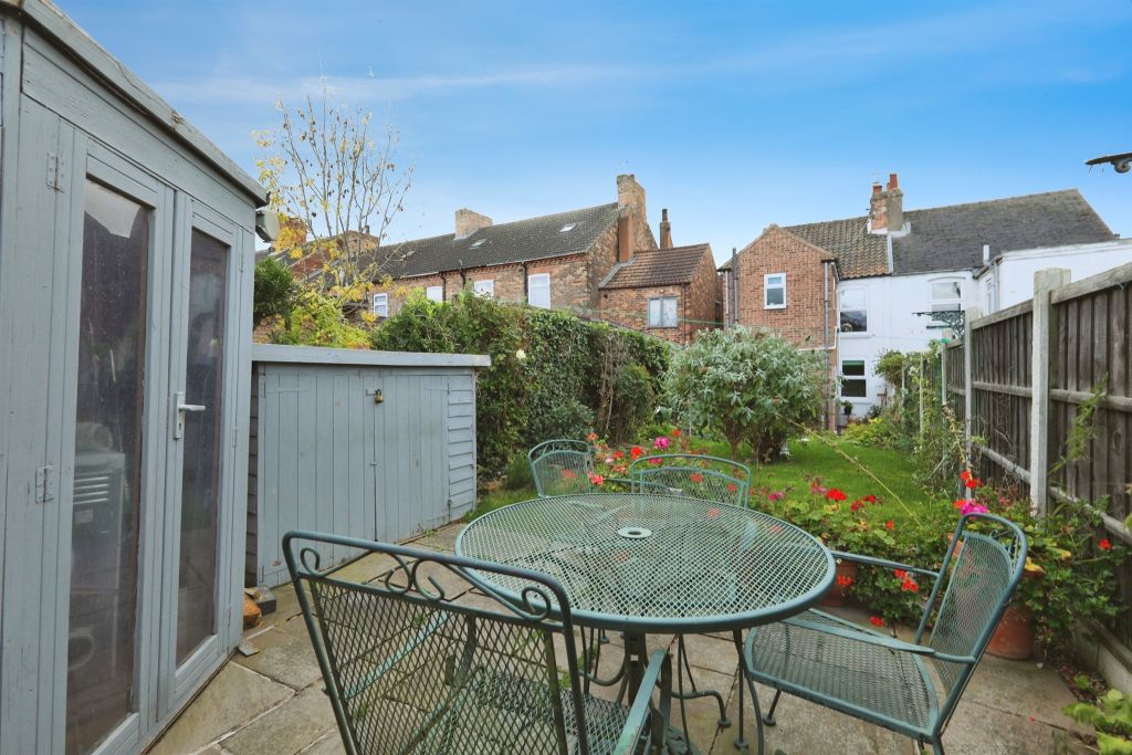 London Road, Retford DN22, 3 bed terraced house for sale, £160,000 ...