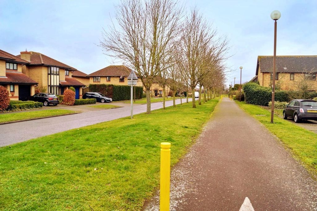 Isaacson Drive, Wavendon Gate, Milton Keynes MK7, 3 bed semi-detached ...