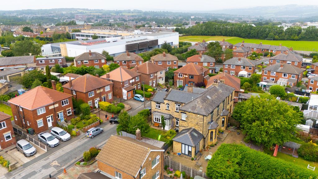 Clifton Drive, Leeds LS28, 3 bed end terrace house for sale | PrimeLocation