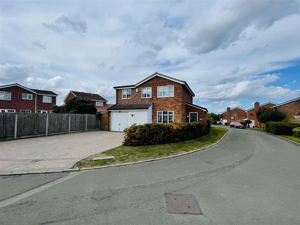 Foxhills Close, Whitestone, Nuneaton CV11, 4 bed detached house for ...