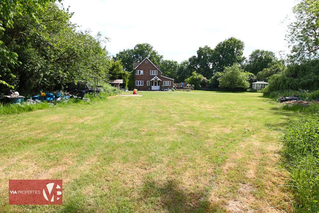 Hoe Lane, Waltham Abbey EN9, 4 bed semi-detached house for sale, £ ...