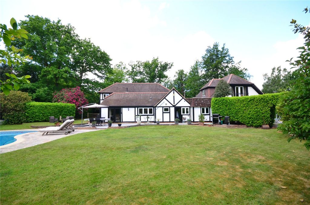 Copthorne, Crawley, West Sussex RH10, 5 bed detached house for sale, £ ...