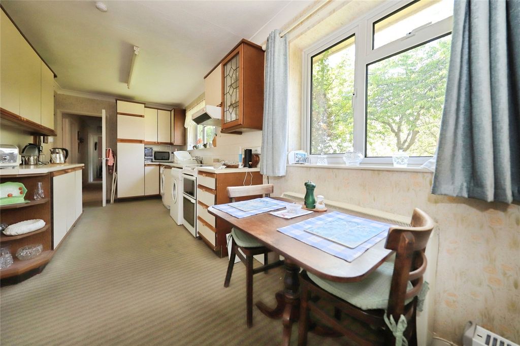 The Crescent, Cookley, Kidderminster, Worcestershire DY10, 3 bed ...