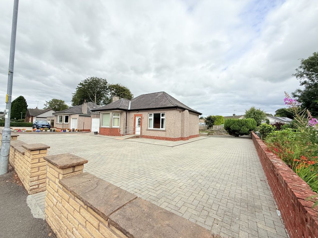 10 Dunmuir Road, Castle Douglas DG7, 2 bed detached bungalow for sale ...
