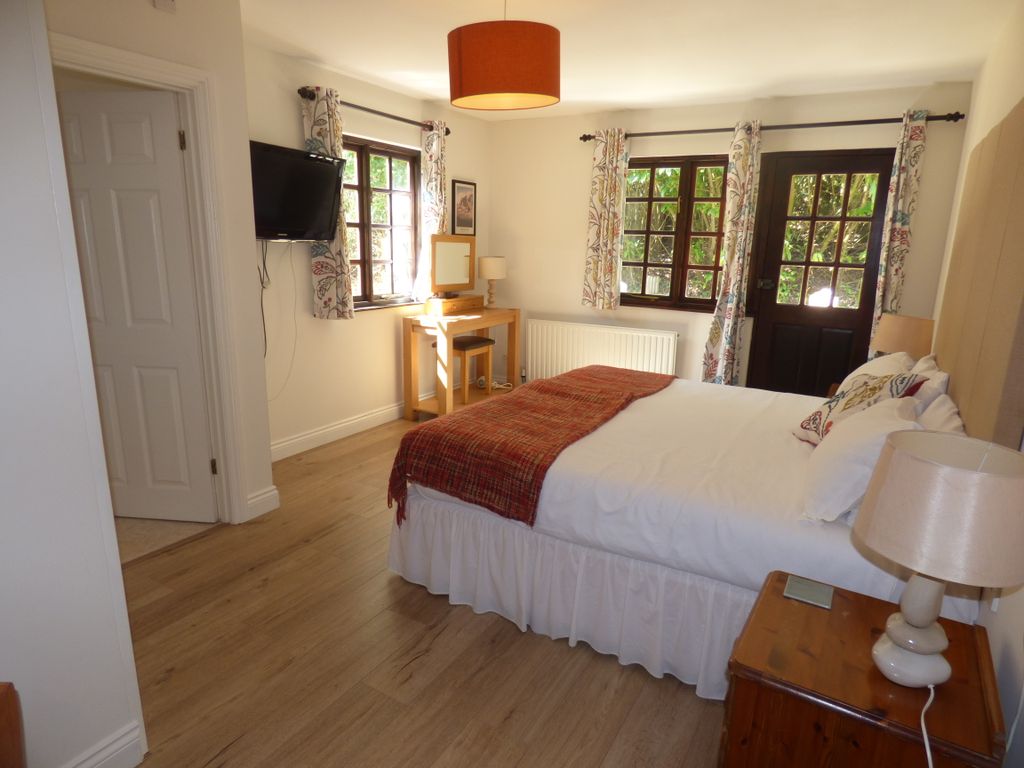 The Edgemoor Hotel, Bovey Tracey, Newton Abbot TQ13, 2 bed semi ...