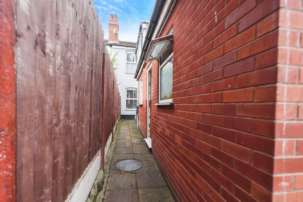 Third Avenue, Bordesley Green, Birmingham B9, 3 bed semi-detached house ...