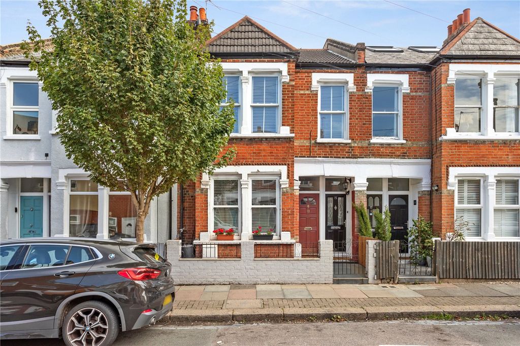 Sellincourt Road, London SW17, 2 bed maisonette for sale, £575,000 ...