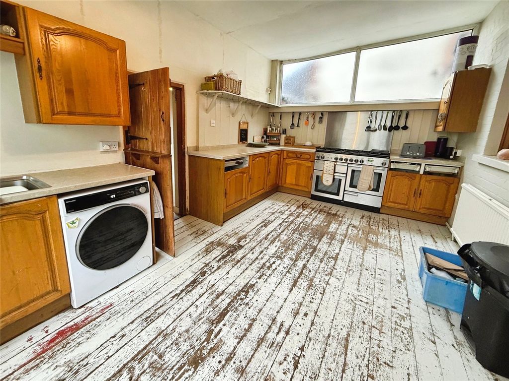 Pinewoods, Doddington Road, Lincoln, Lincolnshire LN6, 3 bed semi ...