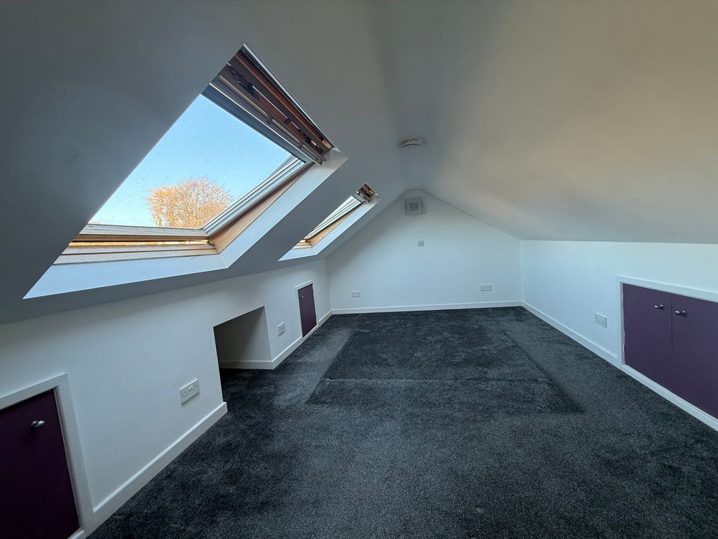 Scale Hill, Huddersfield HD2, 3 bed property to rent, £950 pcm ...