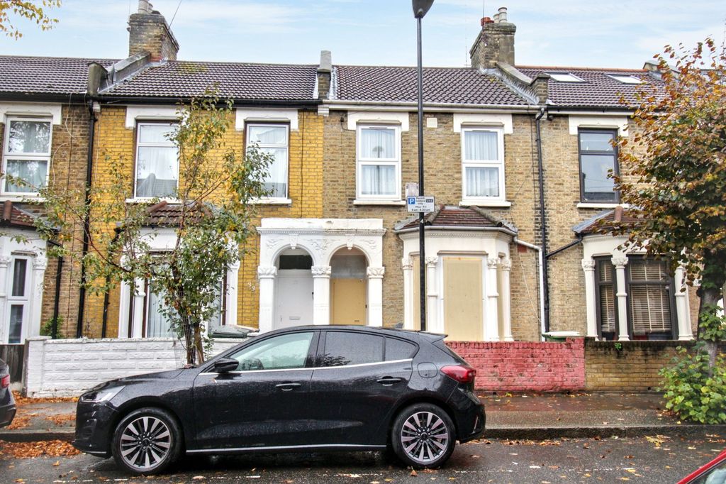 Mathews Park Avenue, London E15, 3 bed terraced house for sale, £ ...