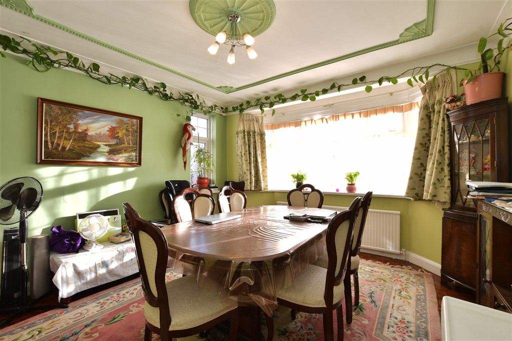 Clayhall Avenue, Ilford, Essex IG5, 4 bed semi-detached house for sale ...
