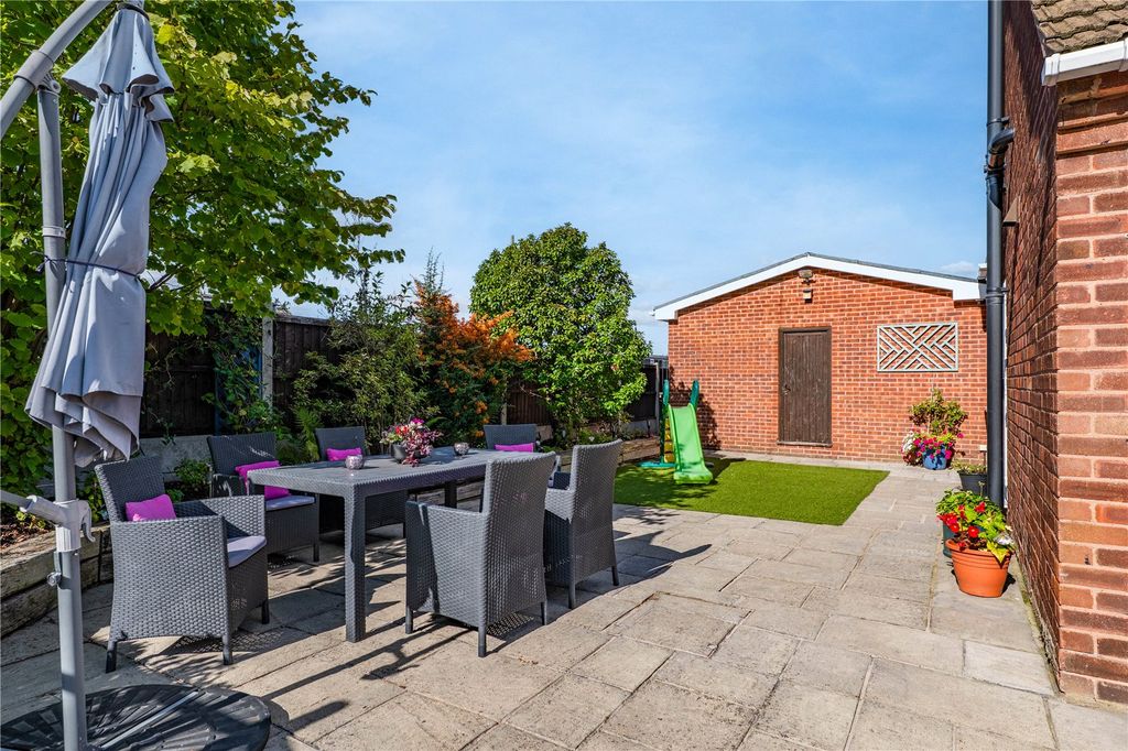 Bretton Road, Ravenshead, Nottingham, Nottinghamshire NG15, 3 bed ...