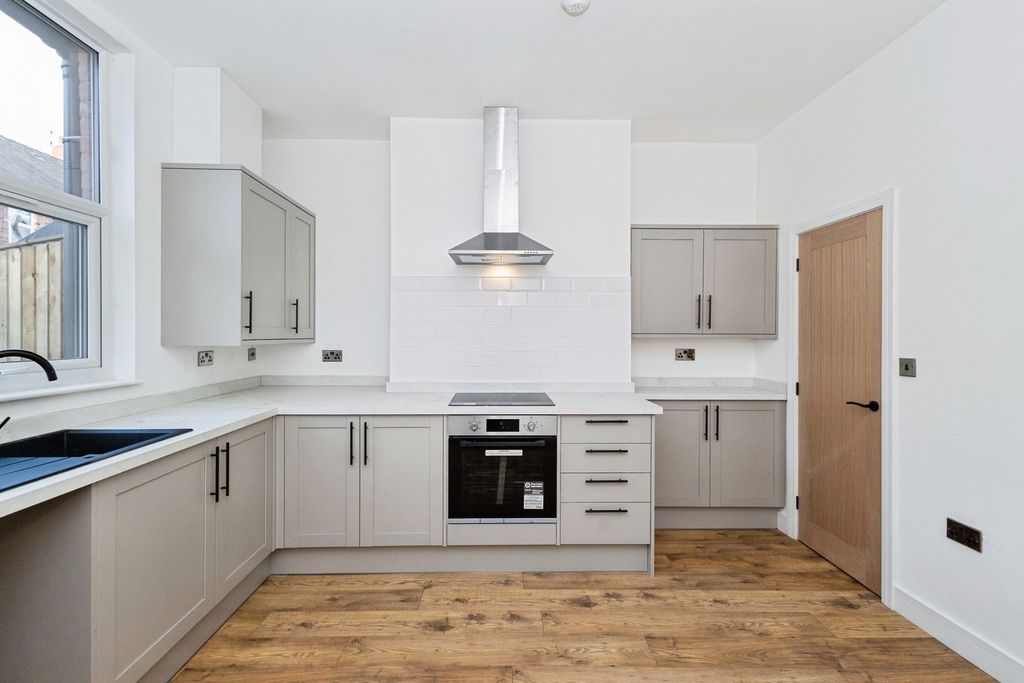 Everton Road, Stockport, Greater Manchester SK5, 2 bed terraced house ...