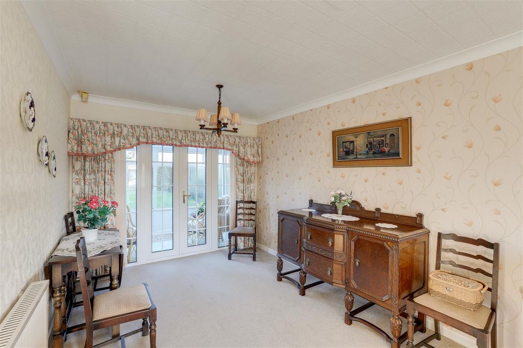 Maple Drive, Nuthall, Nottinghamshire NG16, 3 bed detached house for ...