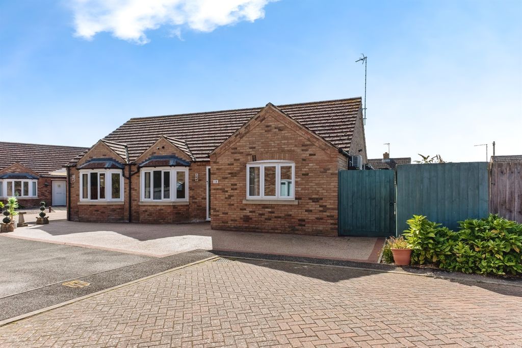 Millfield Close, March PE15, 3 bed detached bungalow for sale, £400,000 ...