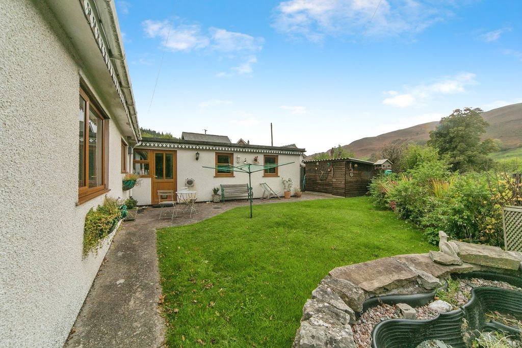 Glyndyfrdwy, Corwen LL21, 4 bed detached bungalow for sale, £450,000 ...