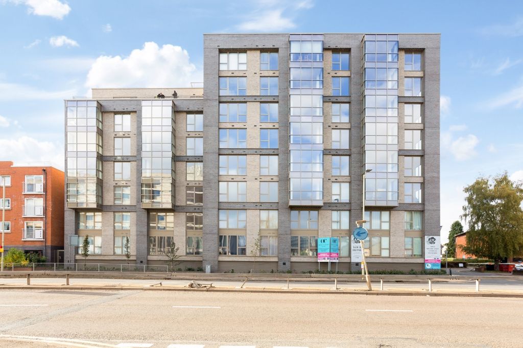 West Street, Watford WD17, 1 bed flat to rent, £1,600 pcm | PrimeLocation