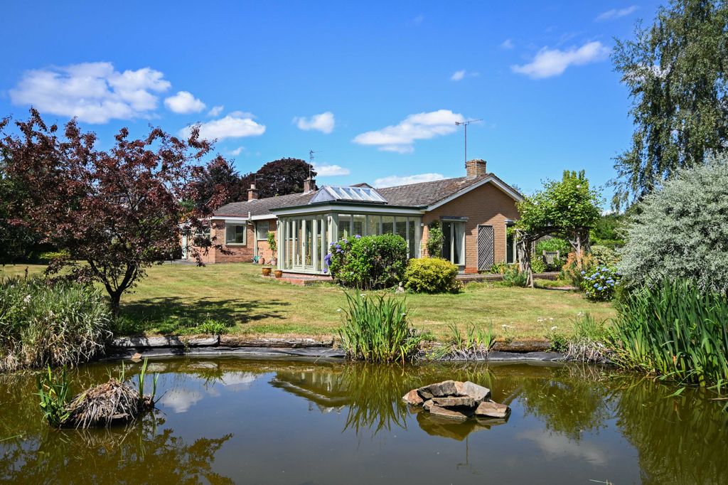 Wingara, Callow Hill, Rock DY14, 4 bed detached bungalow for sale, £ ...