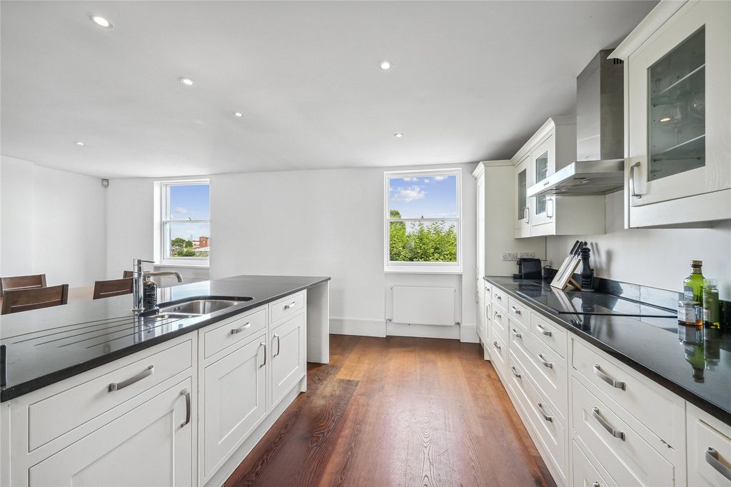 Lexham Gardens, London W8, 2 bed flat to rent, £5,200 pcm | PrimeLocation