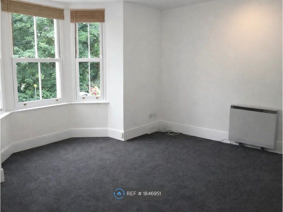 Buckland Hill, Maidstone ME16, 1 bed flat to rent, £950 pcm | PrimeLocation