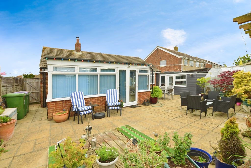 Seaway Road, St. Marys Bay, Romney Marsh, Kent TN29, 2 bed bungalow for ...