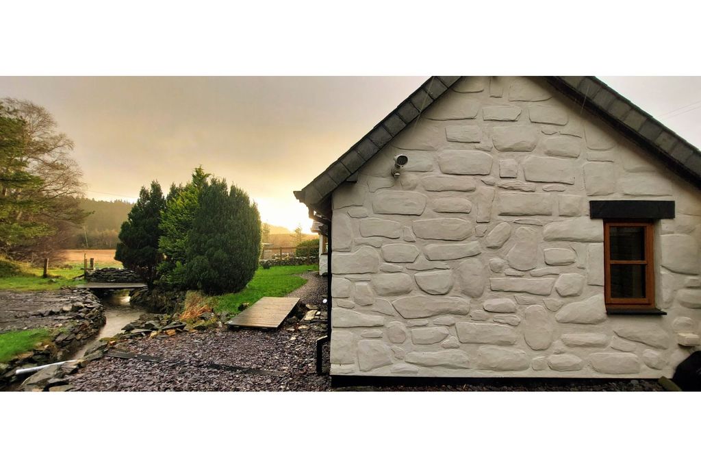 Nant Bwlch Yr Haiarn, Trefriw LL27, 2 bed cottage for sale, £350,000 ...