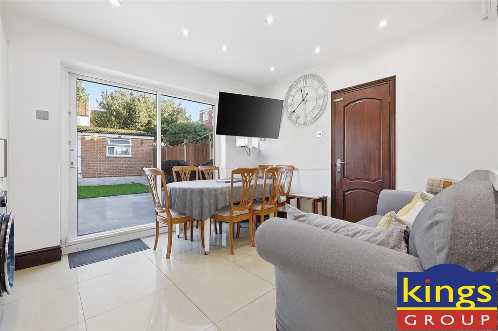 Leopold Road, Walthamstow E17, 3 bed maisonette for sale, £700,000 ...