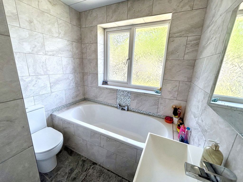 Stella Hall Drive, Blaydon-On-Tyne NE21, 4 bed semi-detached house for ...