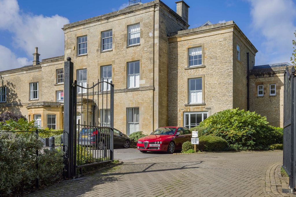 Chesterton House, Chesterton Lane, Cirencester, Gloucestershire GL7, 2 ...