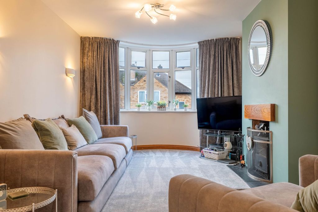 Woodgate Drive, Birstall, Leicester LE4, 4 bed semi-detached house for ...