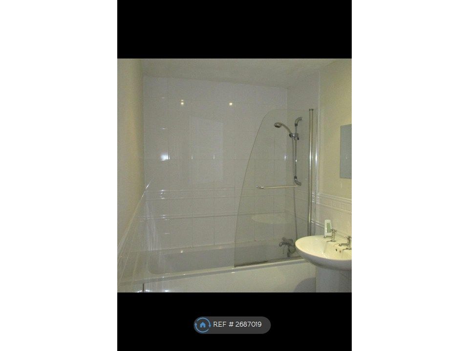 Squires Gate Lane, Blackpool FY4, 2 bed flat to rent, £750 pcm ...