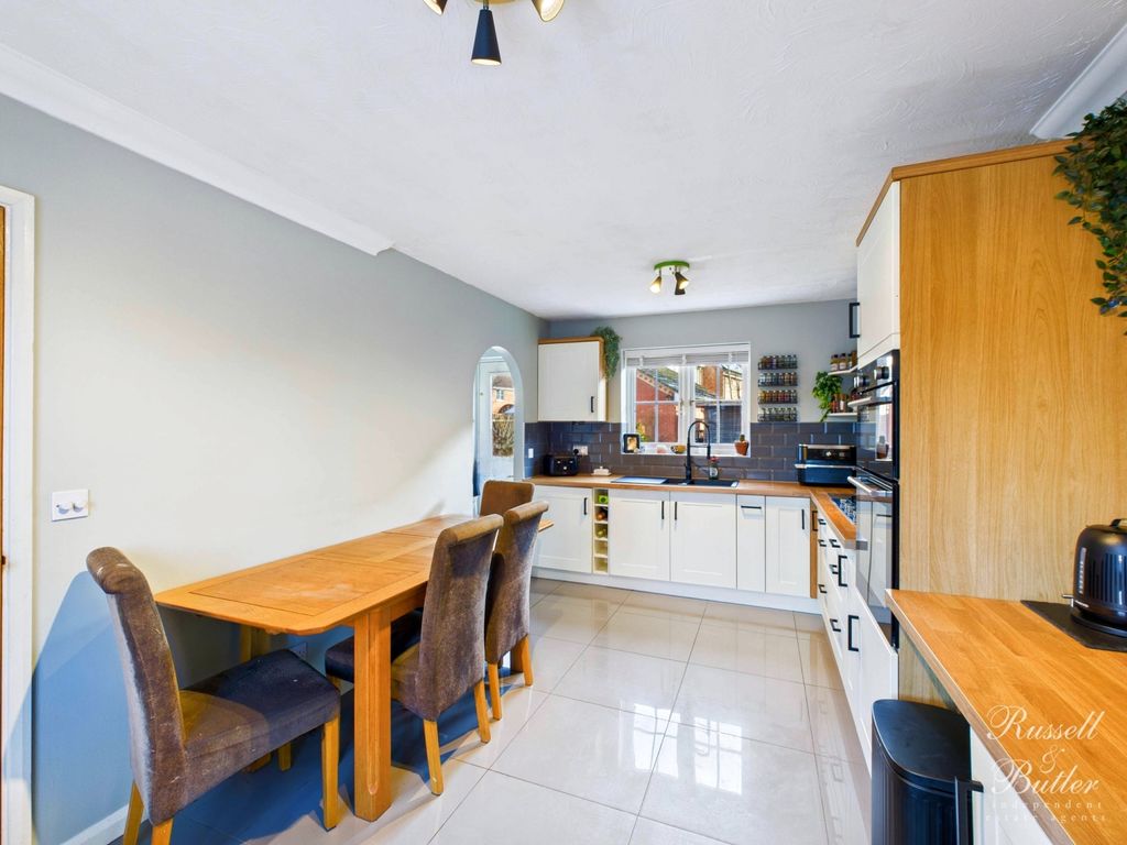 Sandy Road, Calvert, Buckingham, Buckinghamshire MK18, 3 bed detached ...