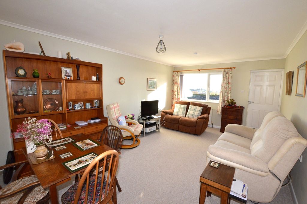Velland Avenue, Watcombe Park, Torquay, Devon TQ2, 2 bed bungalow for ...