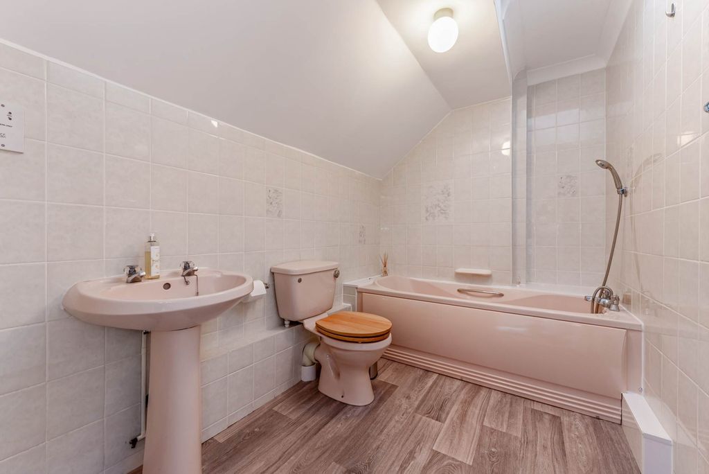 Earnley Manor Close, Earnley, West Sussex PO20, 4 bed detached bungalow ...