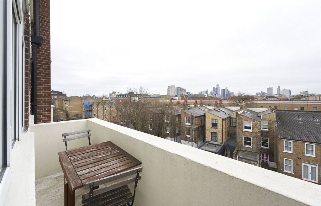 Osier Street, Osier Court Osier Street E1, 2 bed flat for sale, £ ...