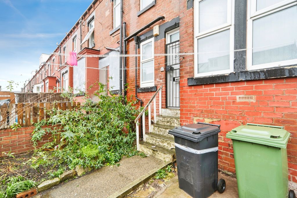 Compton Crescent, Leeds LS9, 2 bed end terrace house for sale, £130,000 ...