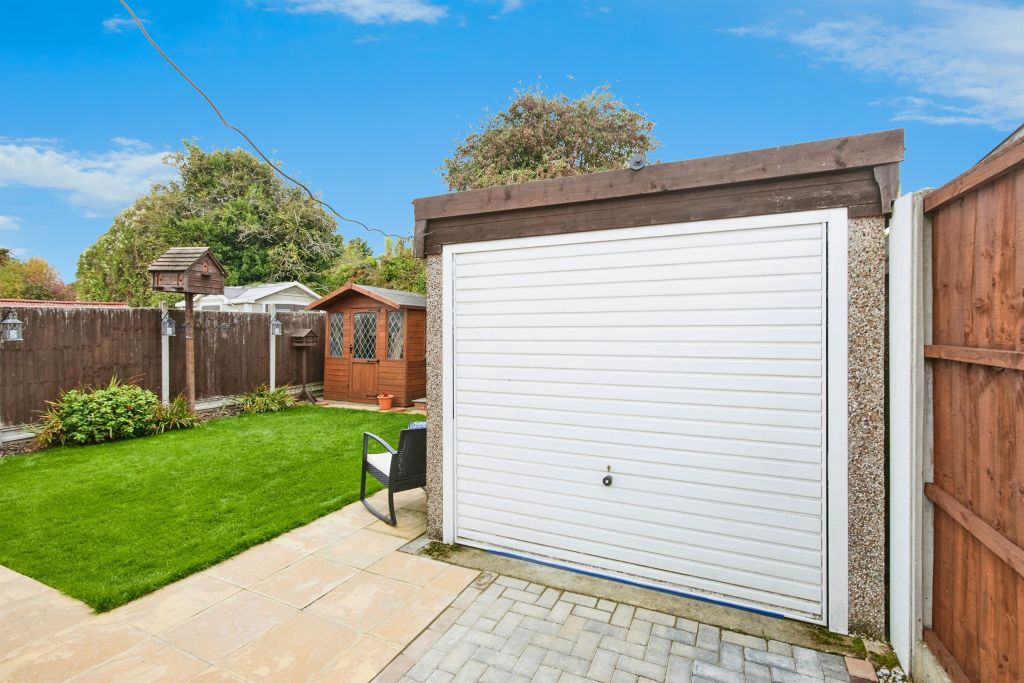 Newbridge Crescent, Shelton Lock, Derby DE24, 2 bed detached bungalow ...