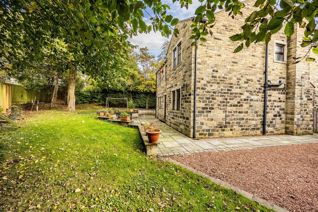 Denholme Gate Road, Hipperholme, Halifax HX3, 3 bed detached house for ...