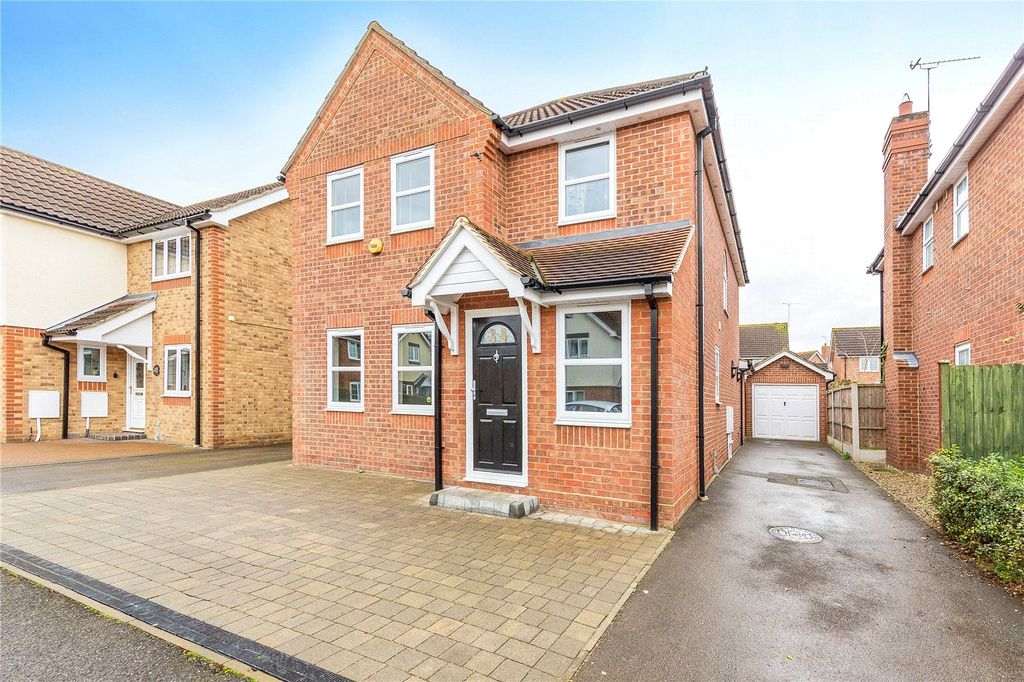 Nottingham Way, Langdon Hills, Essex SS16, 4 bed detached house for ...