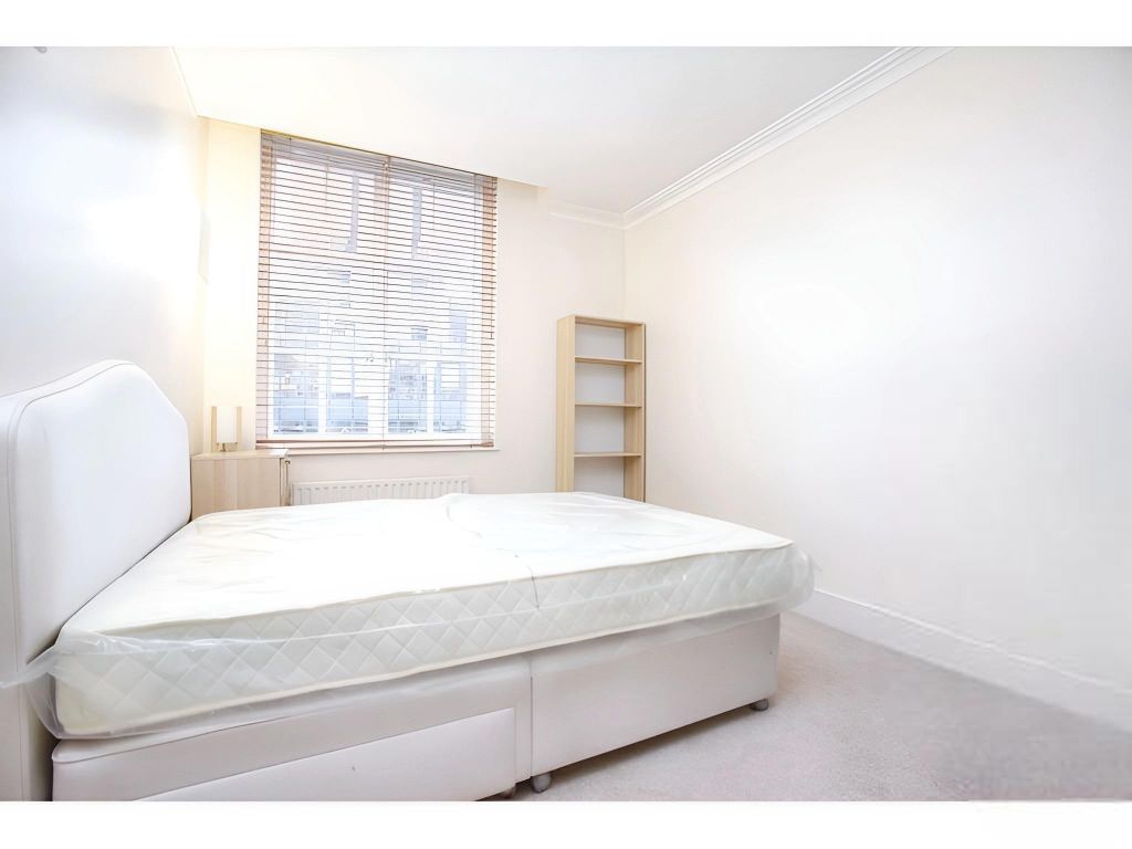Bloomsbury Mansions, Bedford Way, London WC1B, 2 bed flat to rent, £ ...