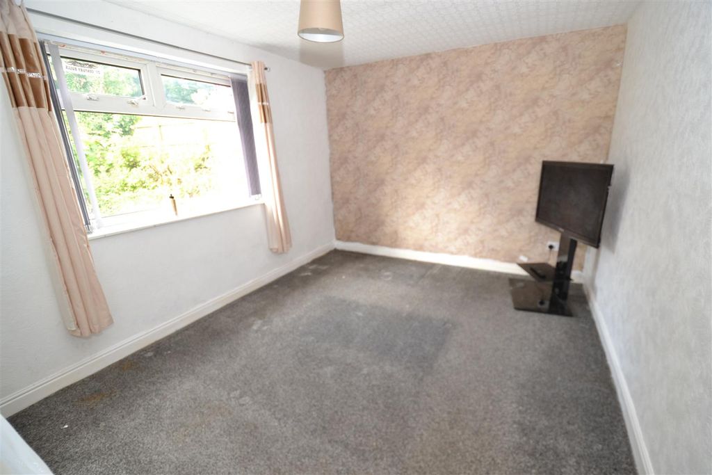 Poplar Grove, Horton Bank Top, Bradford BD7, 3 bed detached bungalow ...