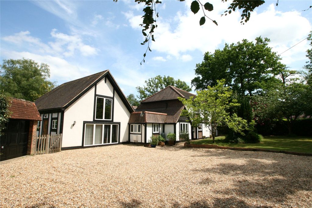 Copthorne, Crawley, West Sussex RH10, 5 bed detached house for sale, £ ...